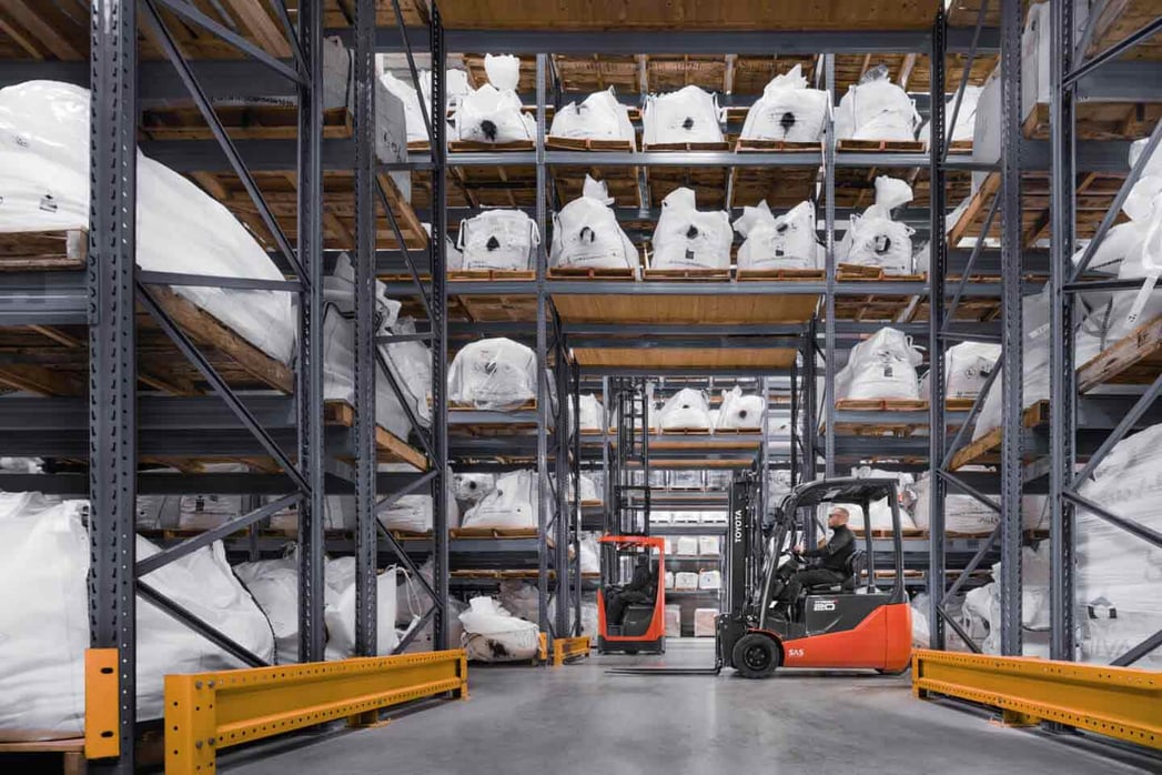 Layout de almacén logístico: Cómo diseñarlo para una máxima eficiencia